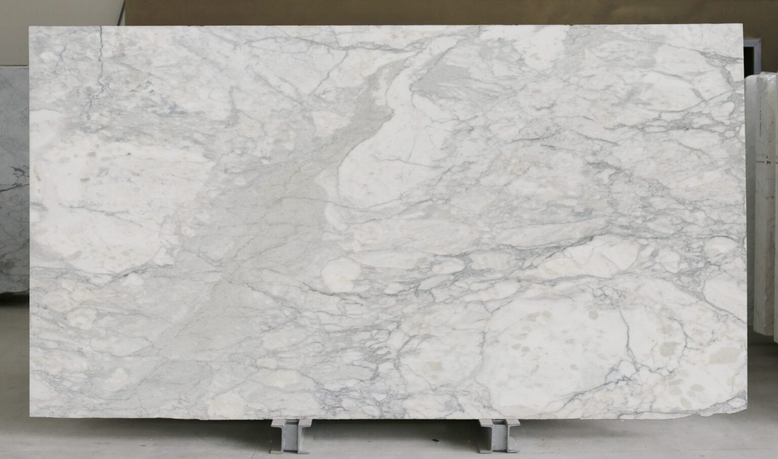 Calacatta Bianco Venato - Mega Marble